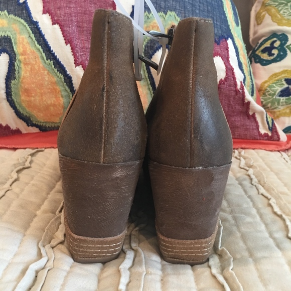 Antelope | Shoes | Antelope Laser Cut Leather Wedge Booties 4 Nwt ...